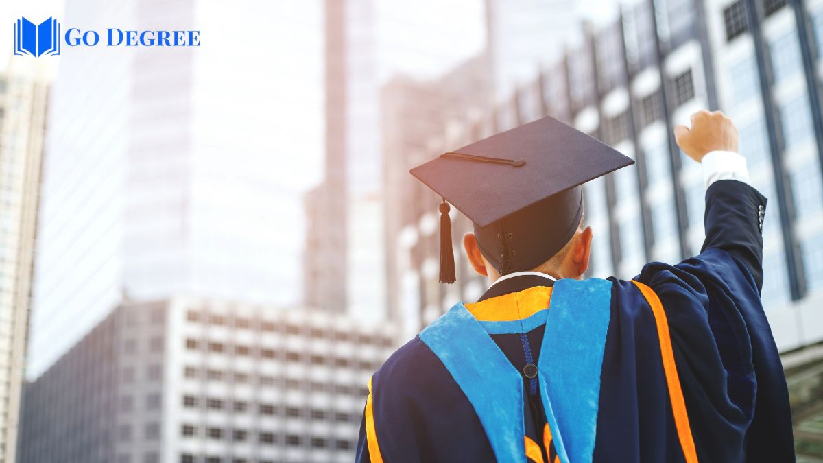 Is a Master's or Bachelor's Better? - Go Degree